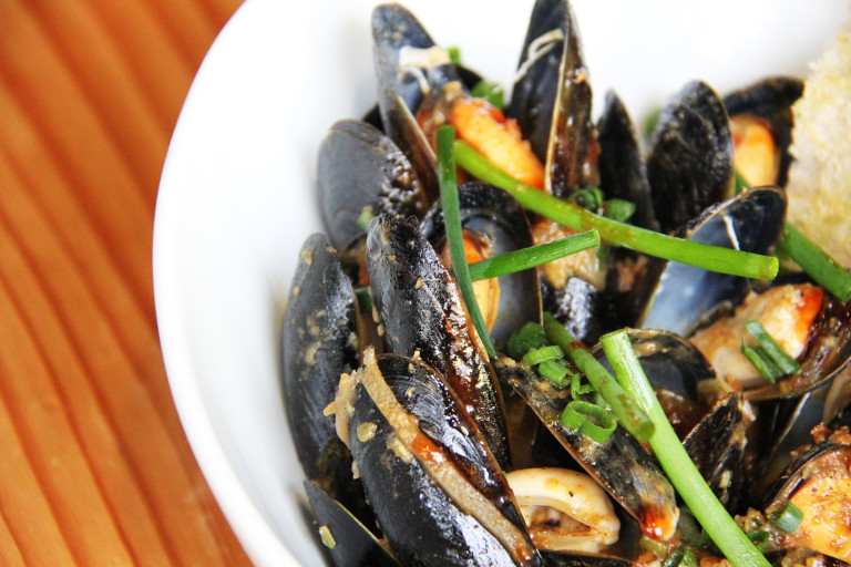 #TasteofThursday Salt Spring Island Mussels Vin Daloo - My VanCity